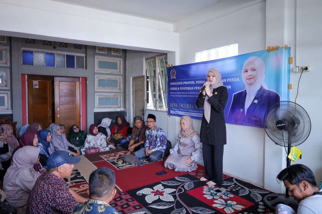 Desy Oktavia Sari Ajak Warga Batola Wujudkan Lingkungan Bersih dan ...